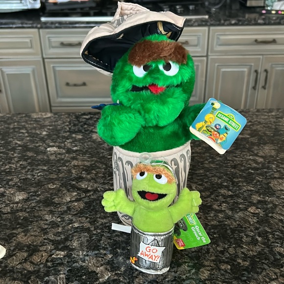 Gund | Toys | Sesame Street Oscar The Grouch Can Plush Set Of 2 Nwt ...